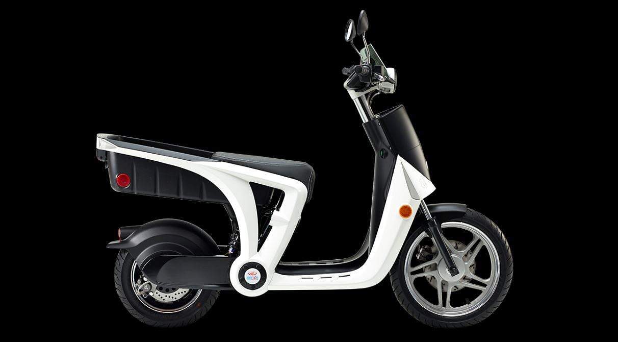 GenZe 2.0 is an electric scooter from Mahindra, with 7-inch touch ...