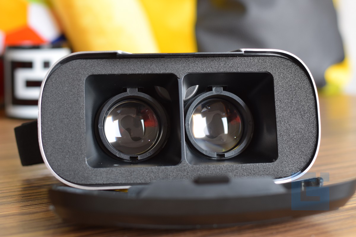 AuraVR Pro VR Headset Review (with Bluetooth VR Controller)