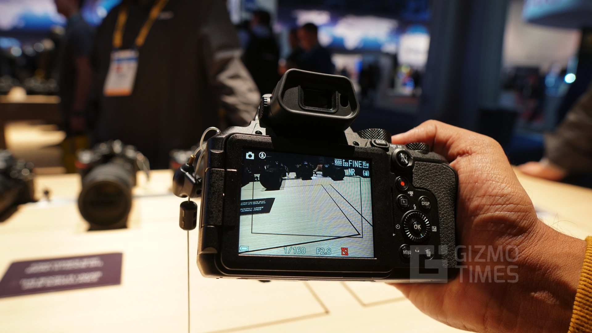 Nikon Coolpix P950 Superzoom Camera with 83x 2000mm zoom - Hands-on ...